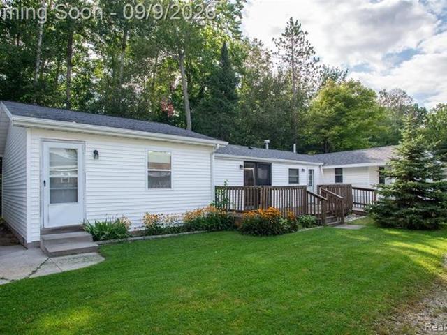 104 Dale Dr, Markey Township, MI 48629
