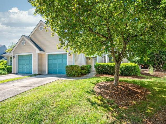 104 Duchess Ln, Chapel Hill, NC 27517