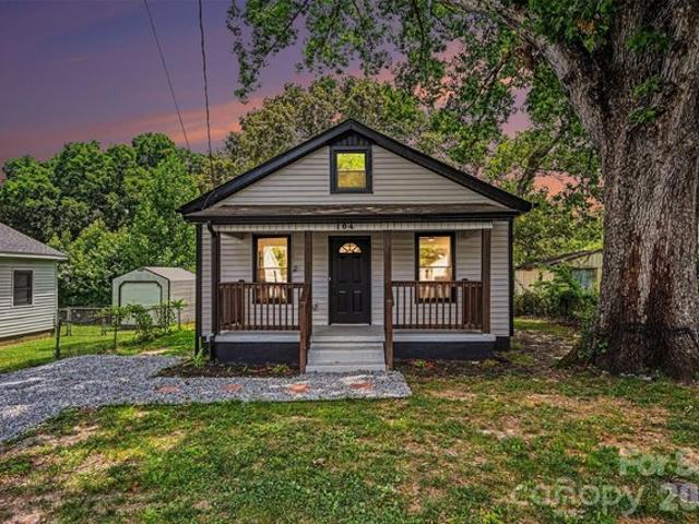 104 E Hartford Ave, Bessemer City, NC 28016