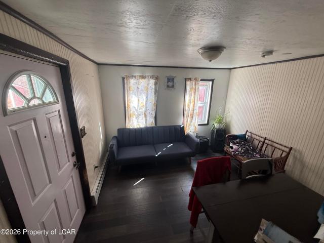 104 E Horn Street
