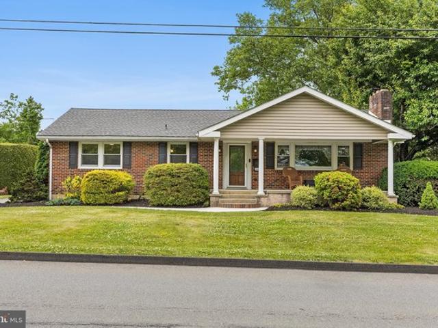 104 E Landis St, Coopersburg, PA 18036