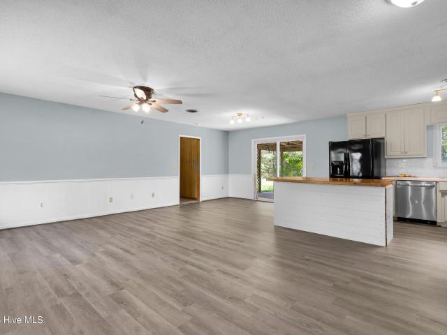 104 E Larriat Ln, Havelock, NC 28532 | MLS #100565 | Compass