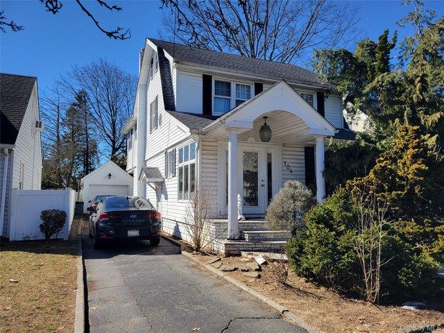 104 E Melrose St, Valley Stream, NY 11580