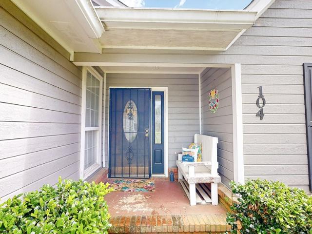 104 E Roxbury Road