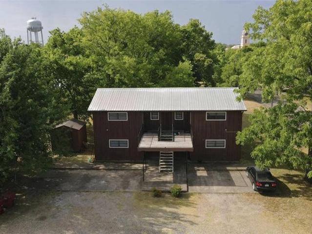 104 E South St, Clarksville, TX 75426