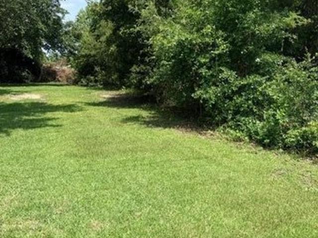 104 Edwards Dr, Pass Christian, MS 39571