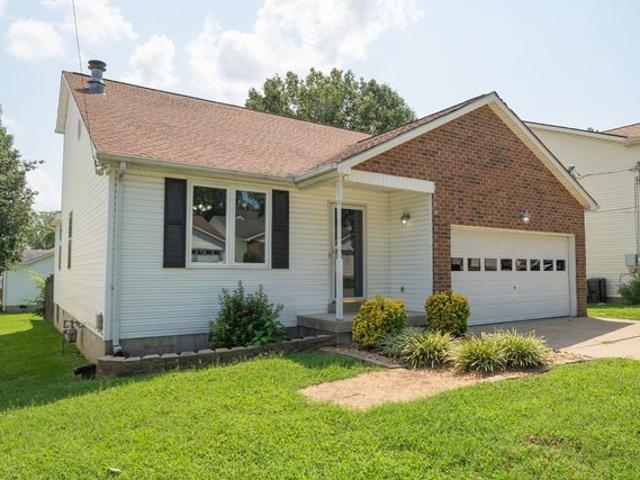 104 Edgehill Ln, Hendersonville, TN 37075