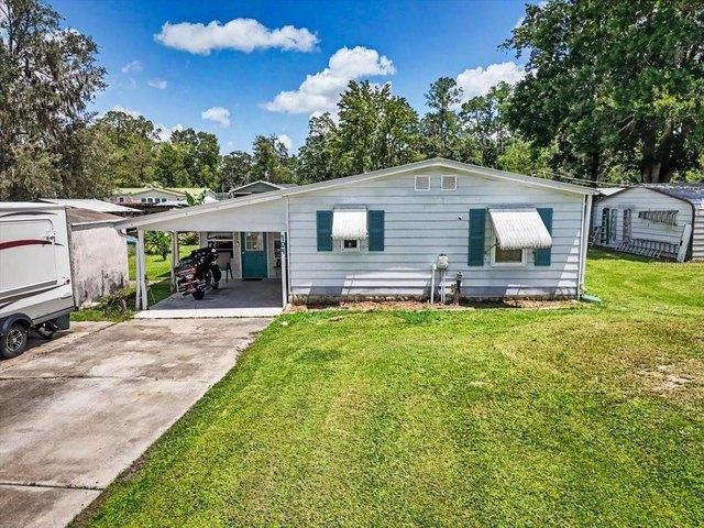 104 Edgewater Rd, Satsuma, FL 32189