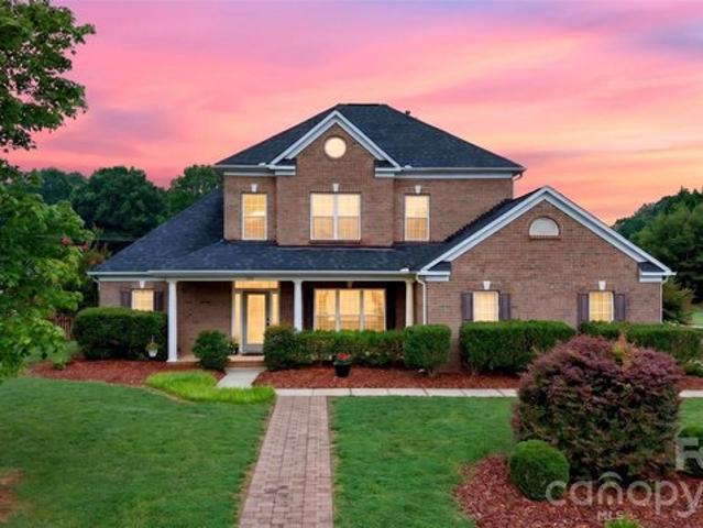 104 Elizabeth Hearth Rd, Mooresville, NC 28115