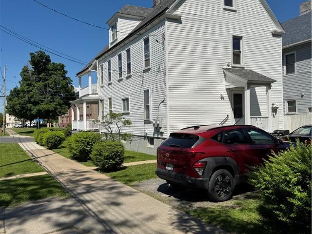 104 Elmwood Place # 102