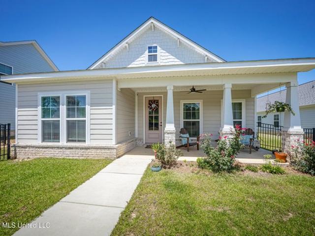 104 Everly Cir, Ocean Springs, MS 39564