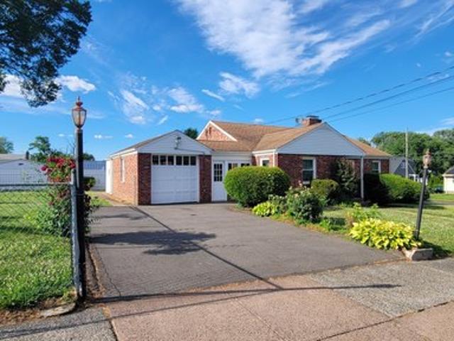 104 Exeter St, Hartford, CT 06106