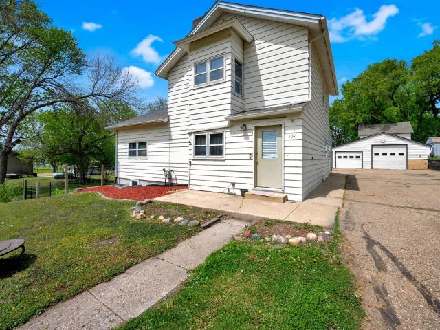 104 Frank Avenue NE
