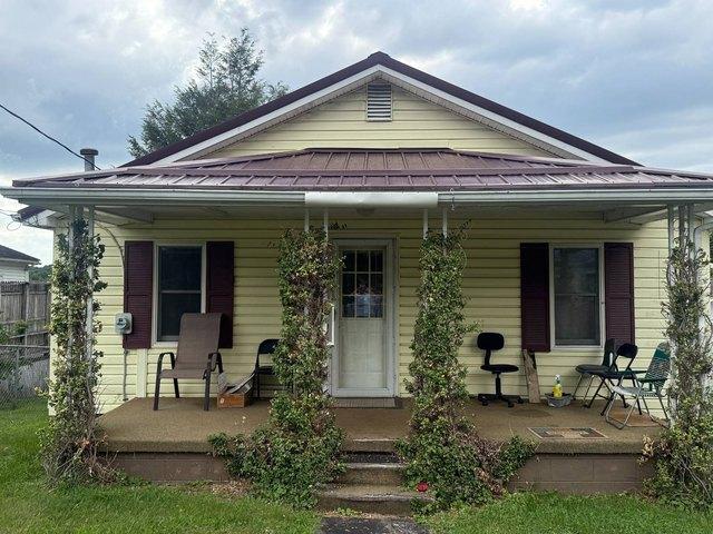 104 Fulton Ave, Beckley, WV 25801