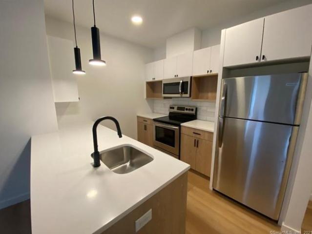 104 Howe St #604 New Haven, CT 06511