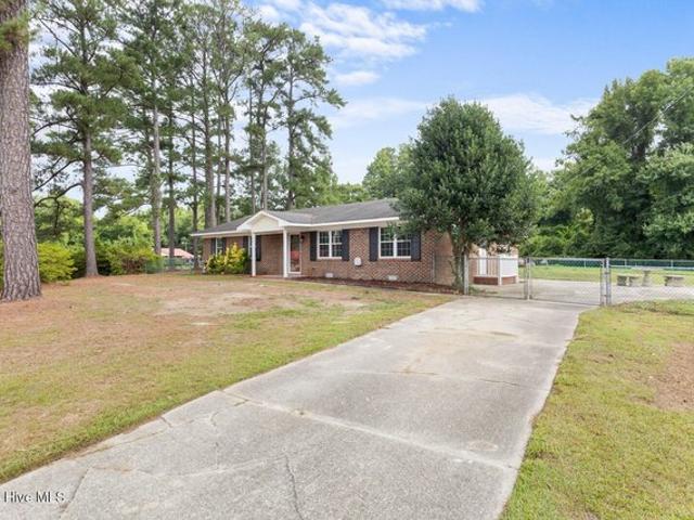 104 Howell Dr, Jacksonville, NC 28540