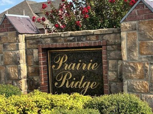 104 Homestead Dr, Bartlesville, OK 74006