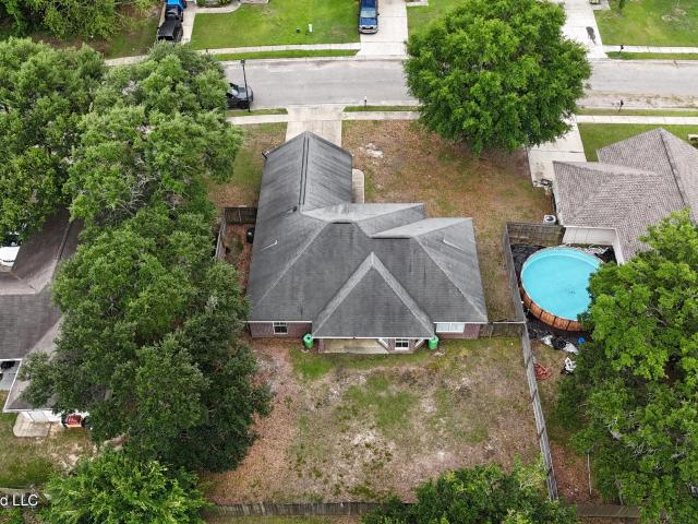 104 Hawthorne Drive