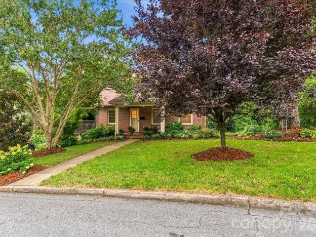 104 Hawthorne Lane