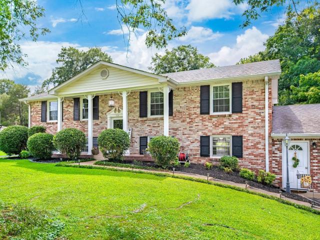 104 Hemingway Dr