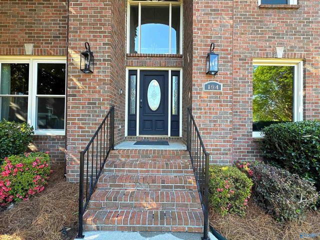104 Hickory Court