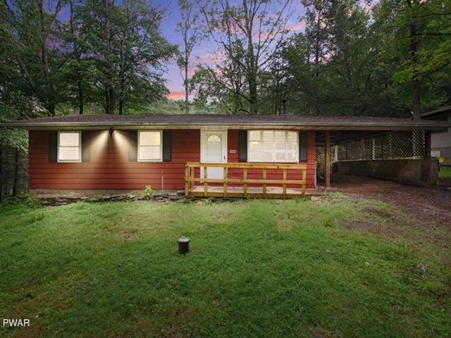 104 Hickory Dr, Greentown, PA 18426