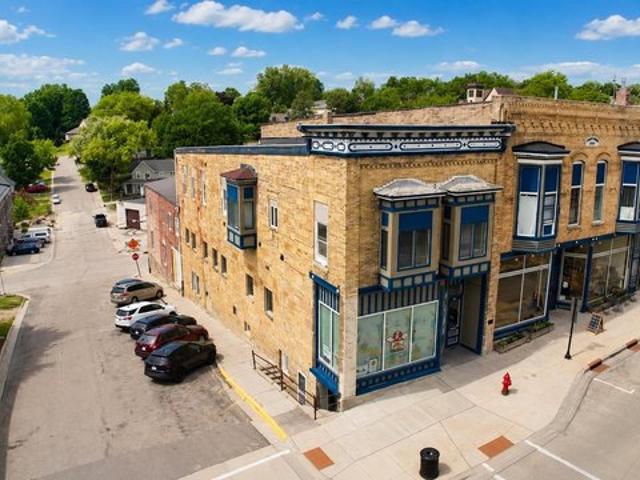 104 High St, Mineral Point, WI 53565