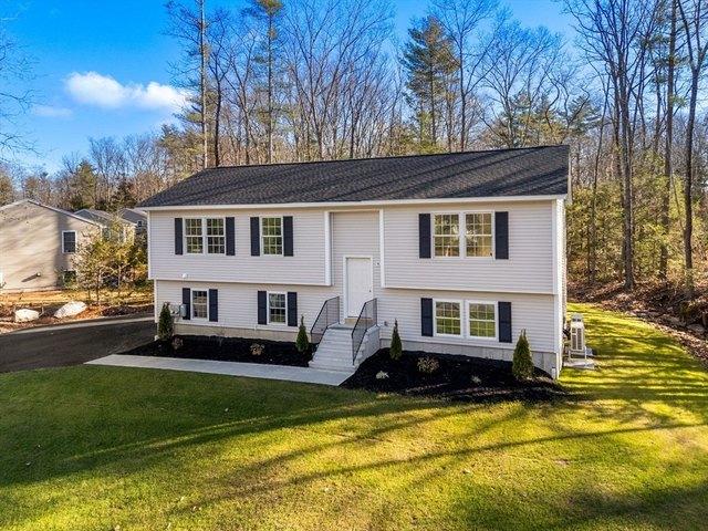 104 Hill Top Dr, Southbridge, MA 01550