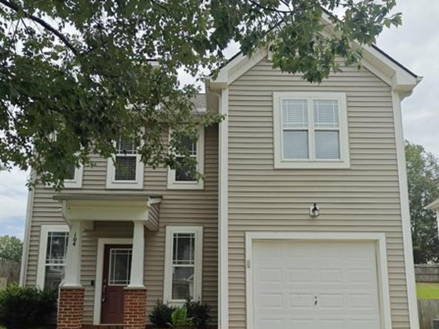 104 Hutson Ln, Clayton, NC 27527