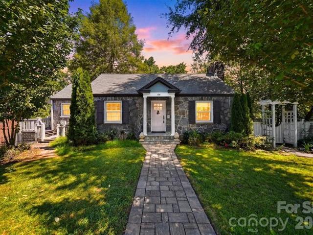 104 Jefferson St, Morganton, NC 28655