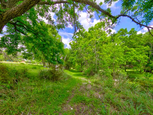 104 Oak Acres Ln