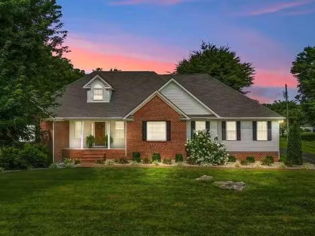 104 Oak Leaf St, Glasgow, KY 42141 MLS# RA20243887