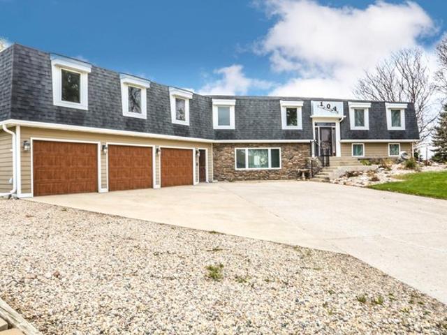 104 Opal Ln, Ipswich, SD 57451