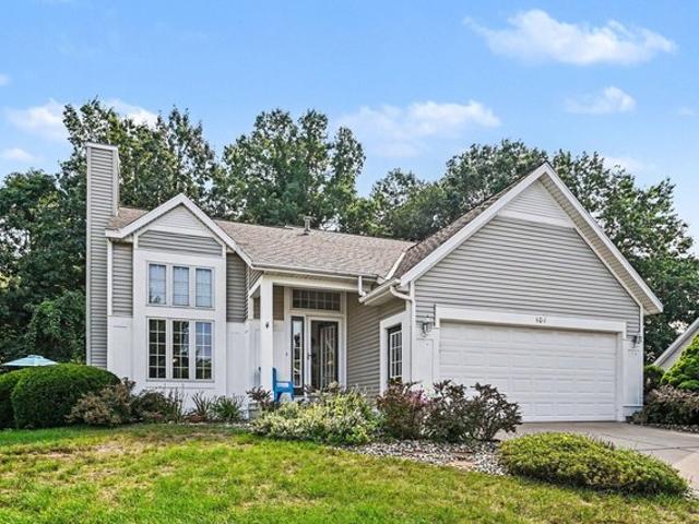 104 Orchard Dr, South Haven, MI 49090