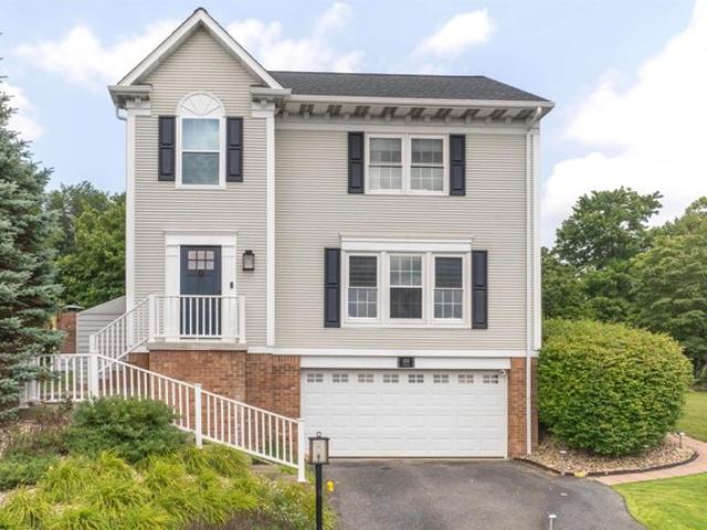 104 Lockwood Dr, Morgantown, WV 26508