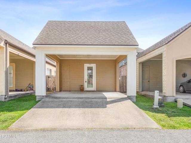 104 Laguna Ln, Lafayette, LA 70508