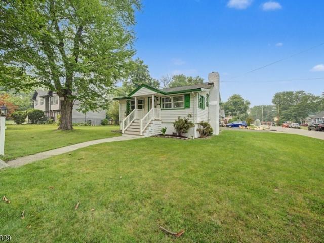 104 Lake Shore Dr