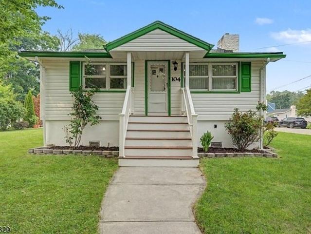 104 Lake Shore Dr, Parsippany Troy Hills Township, NJ 07034