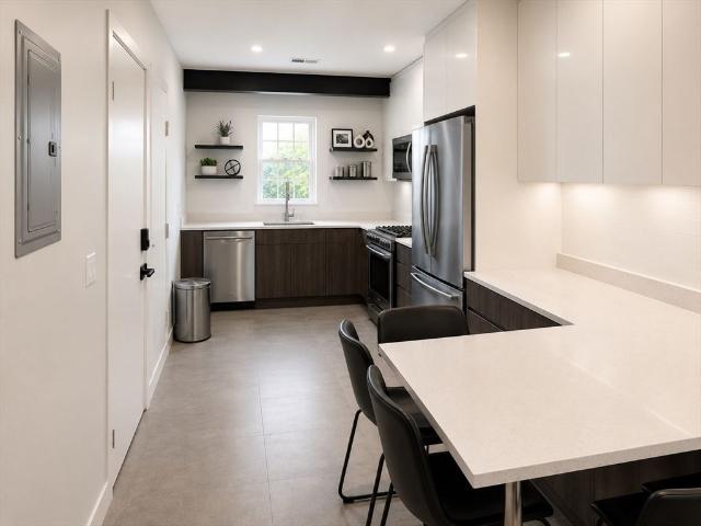 104 Lake Shore Rd Unit 4, Boston, US, MA