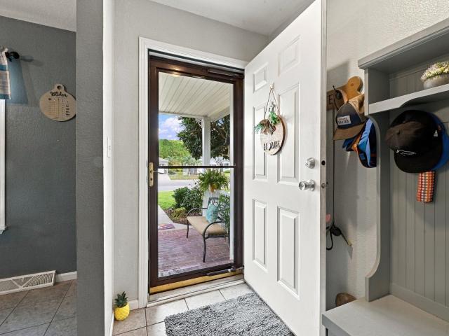 104 Lakeside Crossing Dr
