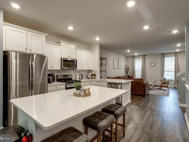 104 Levis Dr, Mount Holly, NJ 08060