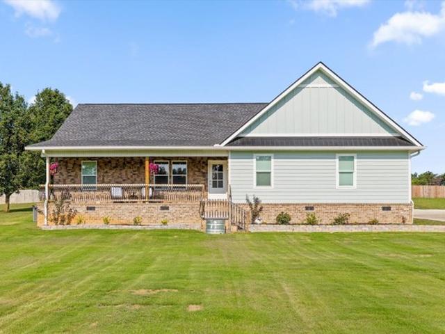 104 Lexington Stop Dr, Rock Spring, GA 30739