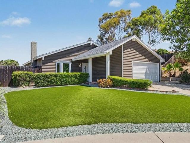 104 Lechuza Ln, Spring Valley, CA 91977