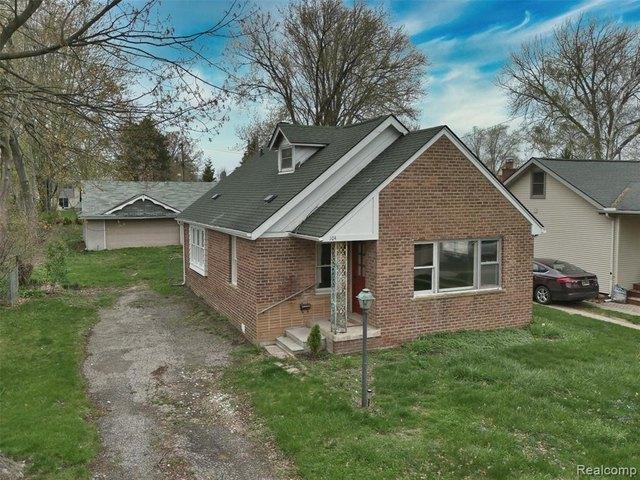 104 Leroy Ave, Clawson, MI 48017