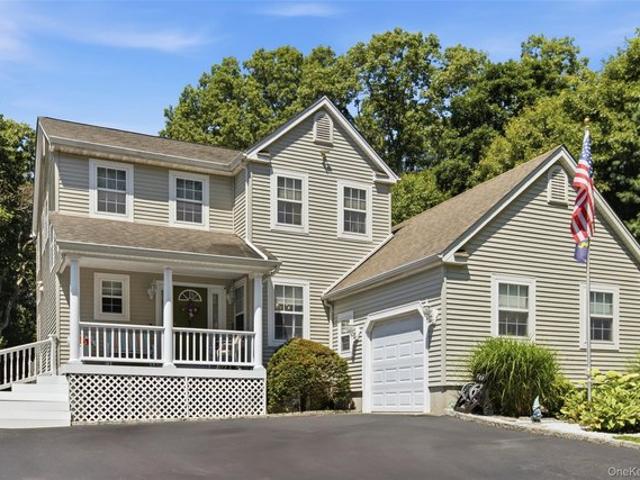 104 Lincoln Blvd, Hauppauge, NY 11788