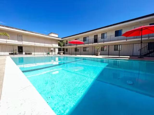 104 !MOVE IN SPECIAL QUALIFIED APPLICANTS ONE MONTH FREE RENT!.