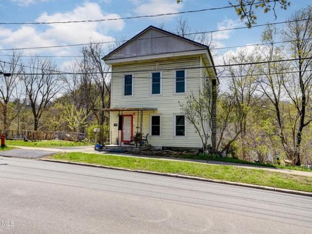 104 Moyer St, Canajoharie, NY 13317