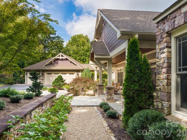 104 Mossridge Court