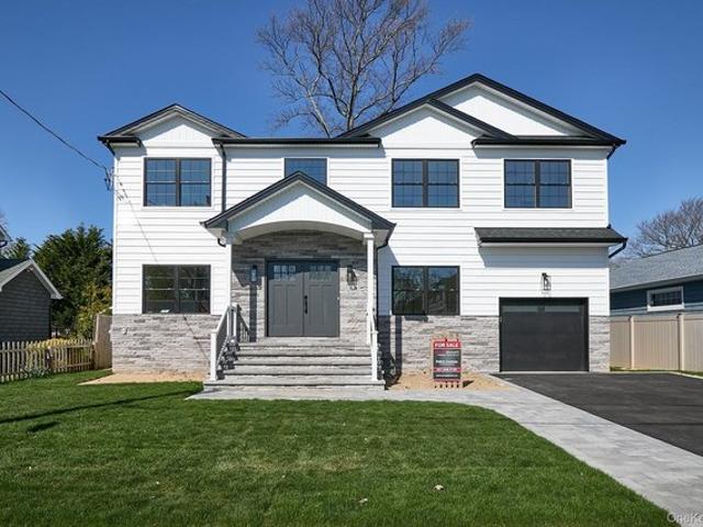 104 Maeder Ave, North Merrick, NY 11566