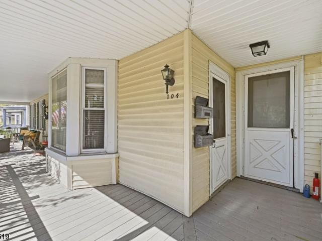 104 Maple Ave, Unit 2, Morristown, NJ 07960 | MLS #4021 | Compass